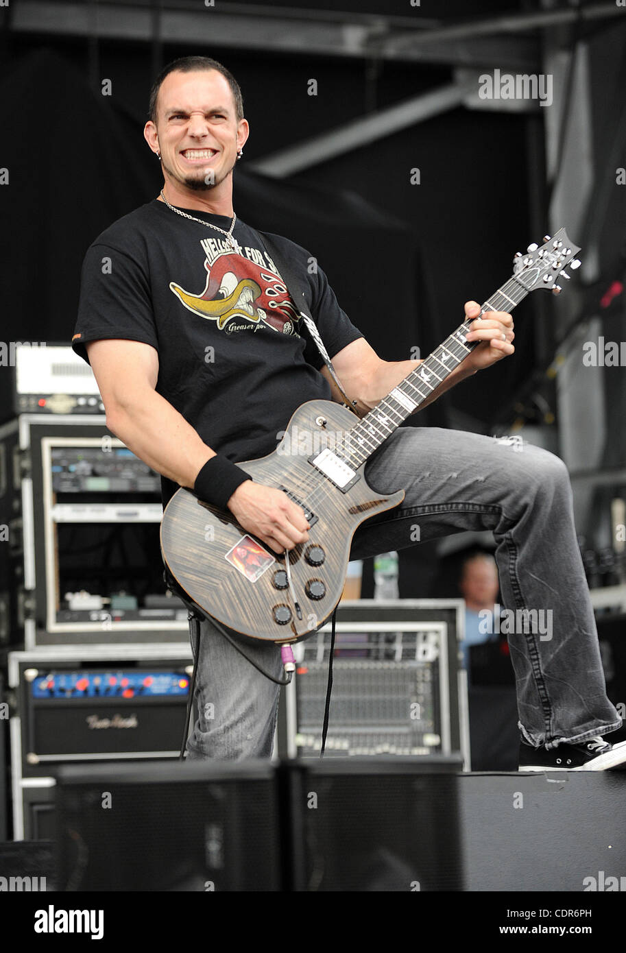 Mark tremonti guitarist hi-res stock photography and images - Alamy