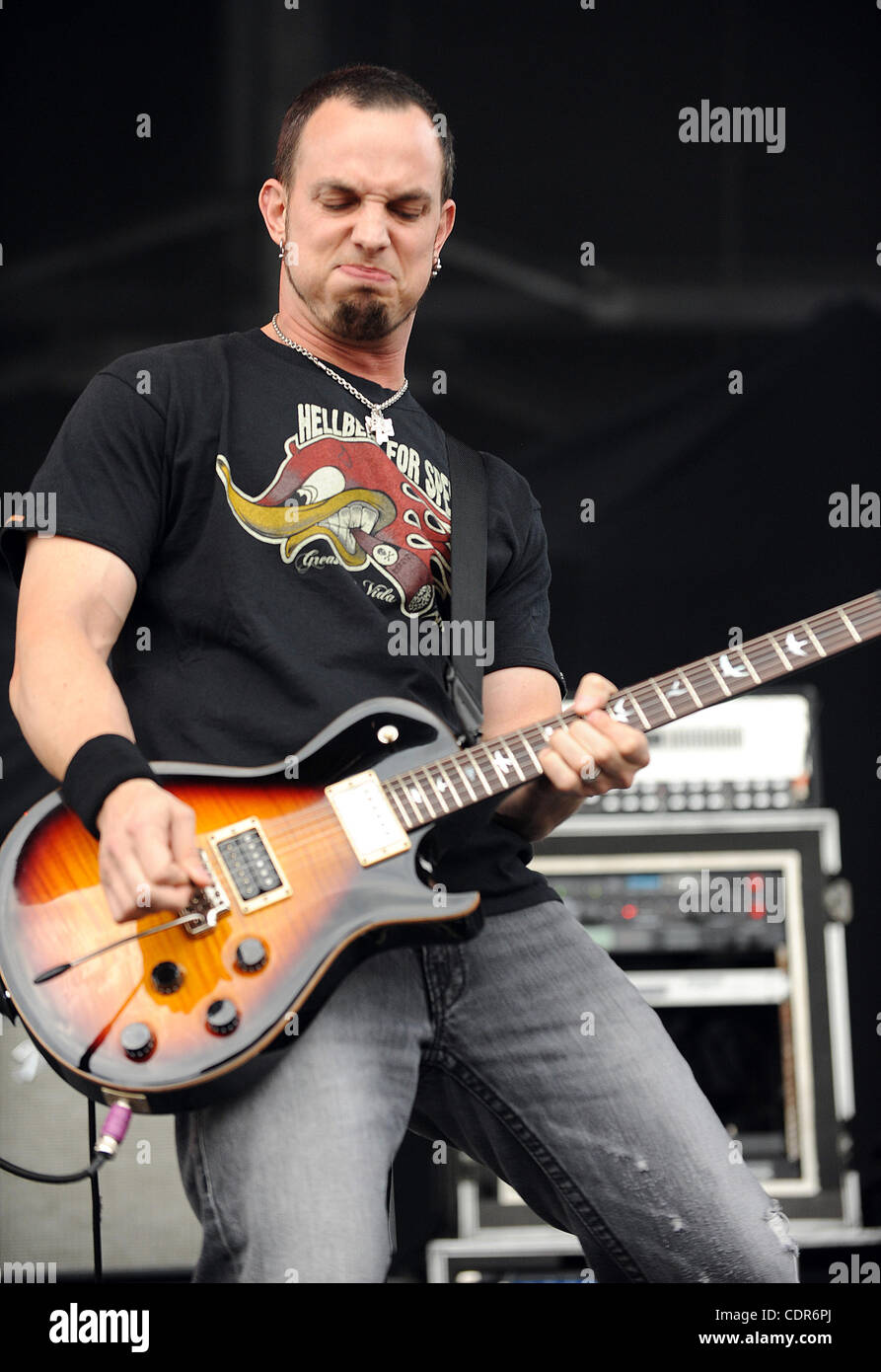 May. 21, 2011 - Columbus, Ohio; USA - Guitarist MARK TREMONTI of the ...