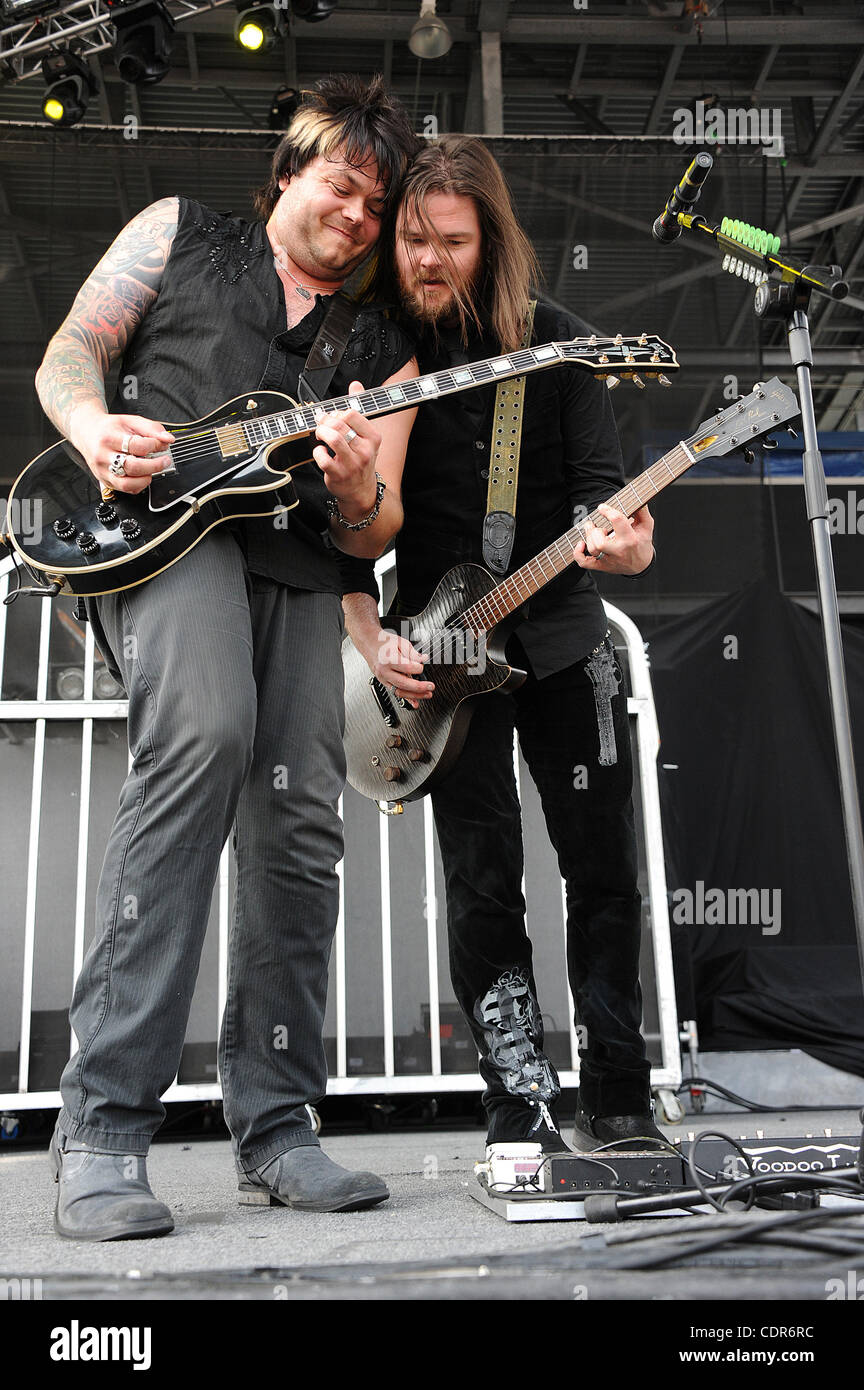 May. 21, 2011 - Columbus, Ohio; USA - (L-R) Guitarist JOE GARVEY and ...