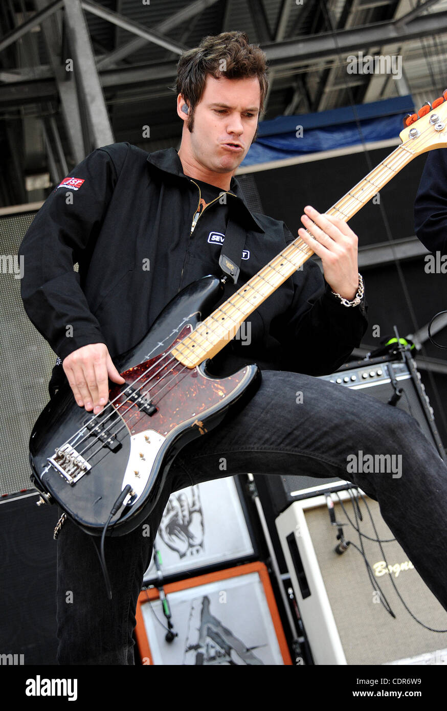Bass guitarist lewis cosby hi-res stock photography and images - Alamy