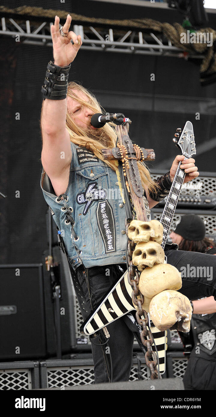 Singer guitarist zakk wylde of hi-res stock photography and images - Alamy