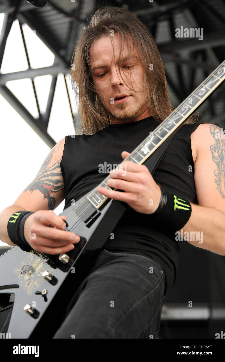 Guitarist michael paget hi-res stock photography and images - Alamy