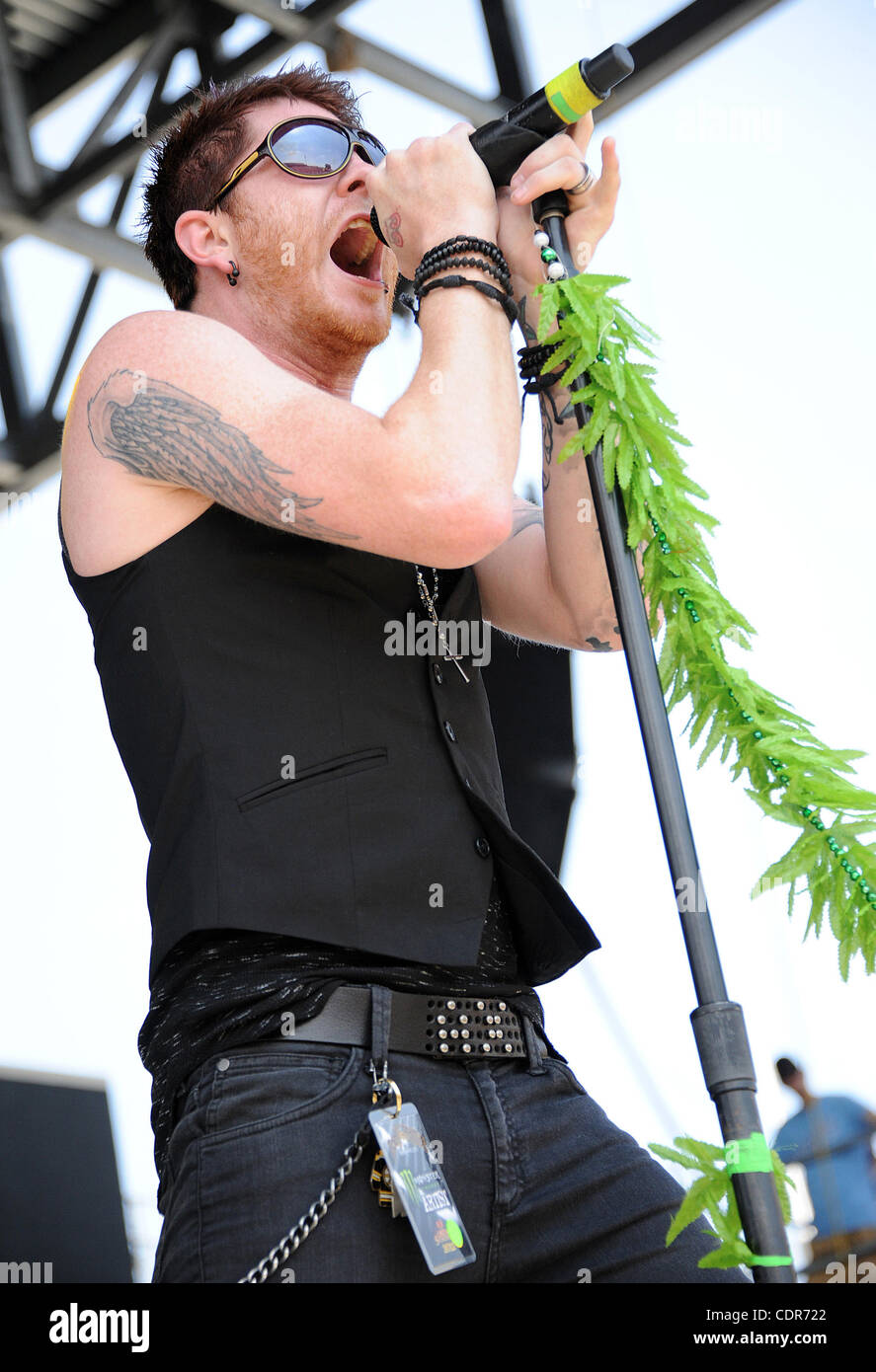 Singer jared weeks of hi-res stock photography and images - Alamy