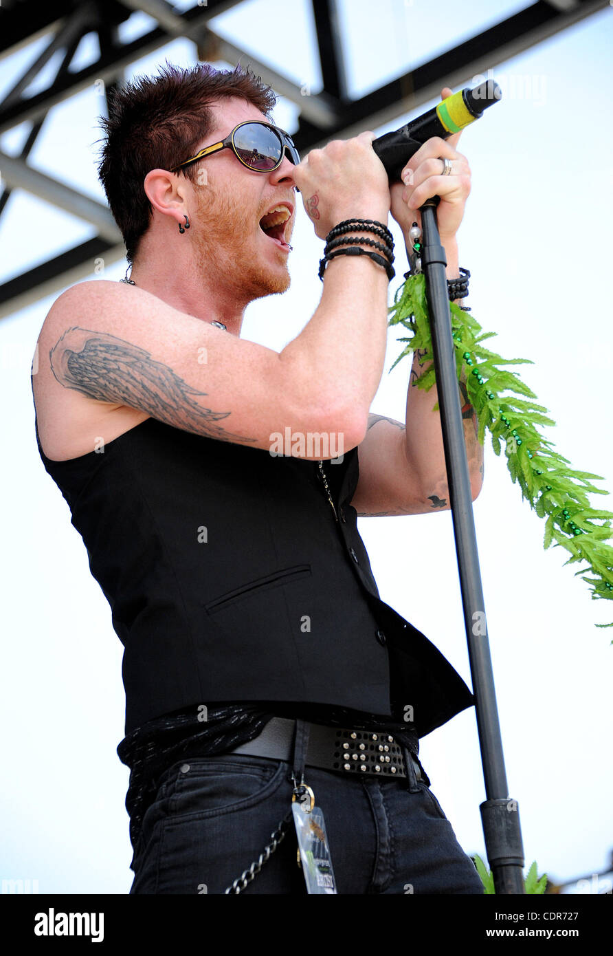 Singer jared weeks of hi-res stock photography and images - Alamy