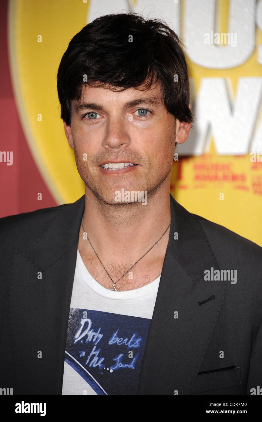 Jun 8, 2011 - Nashville, Tennessee; USA - Singer JARON LOWENSTEIN ...