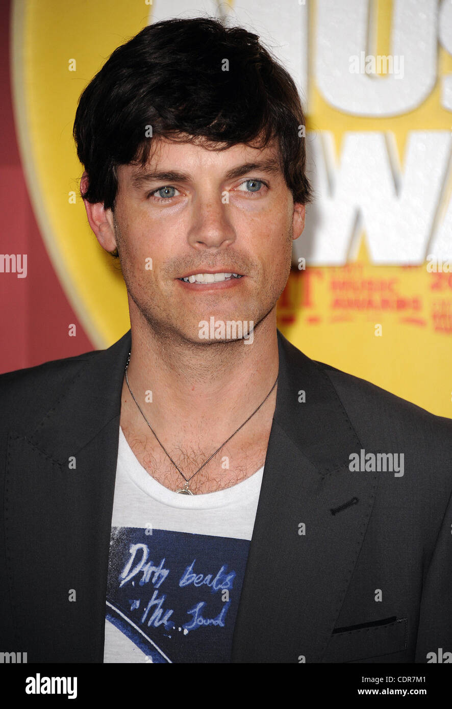 Jun 8, 2011 - Nashville, Tennessee; USA - Singer JARON LOWENSTEIN ...