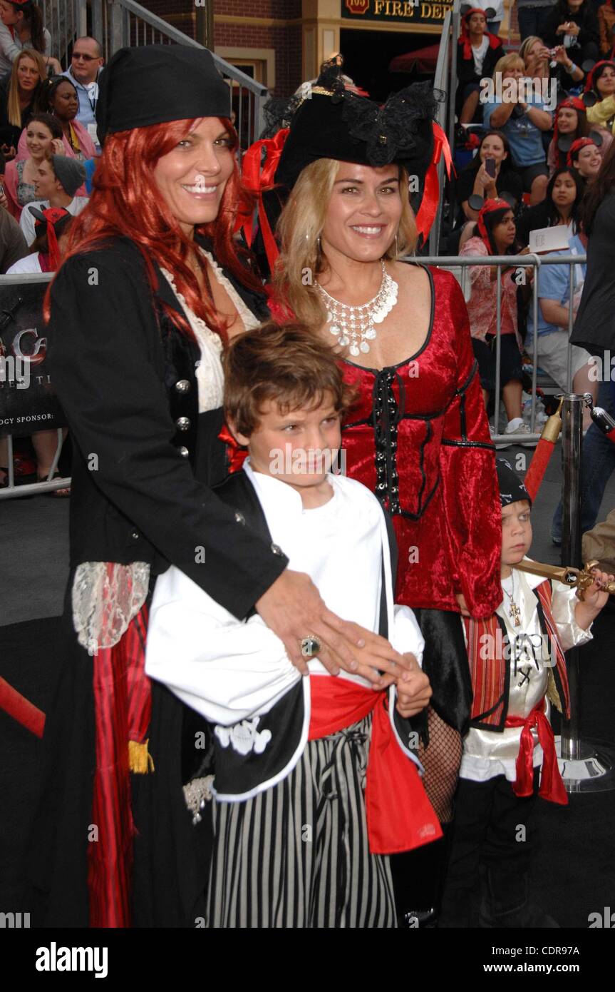 May 8, 2011 - Hollywood, California, U.S. - Jennifer Cora and Cat Cora ...
