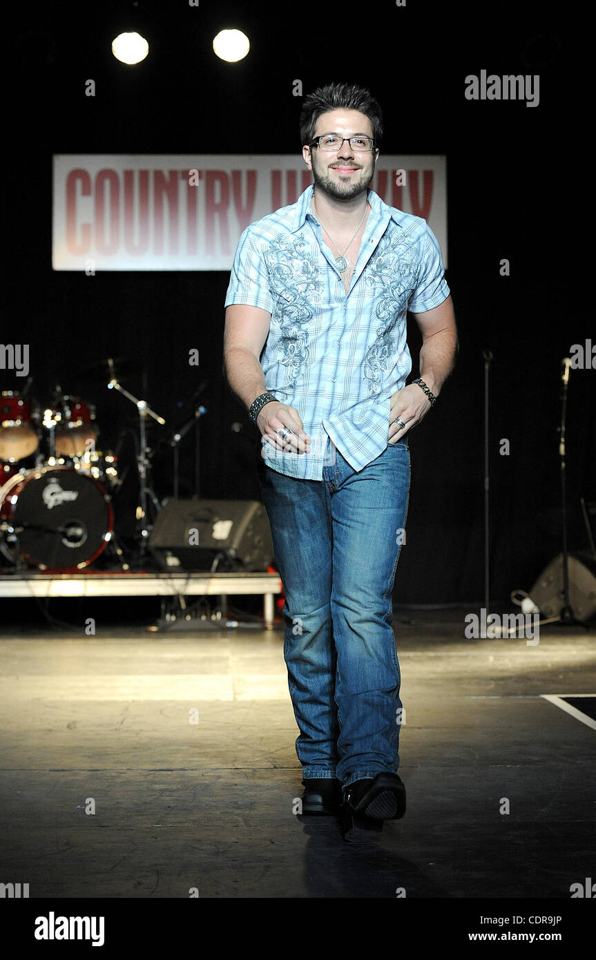 Danny gokey concert hi-res stock photography and images - Alamy