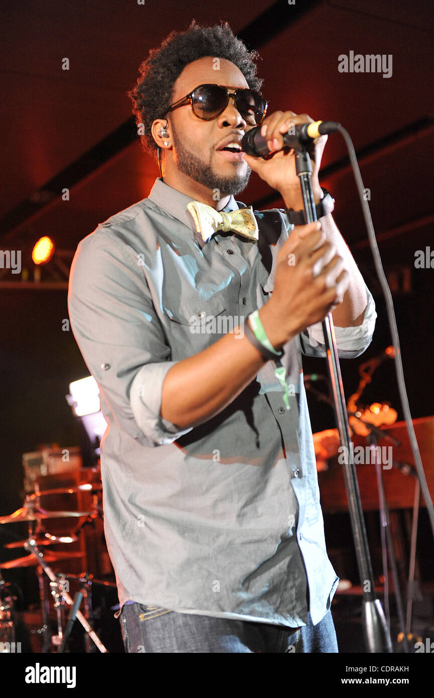 Jul 1, 2011 - New Orleans, Louisiana; USA - Singer DWELE performs live ...