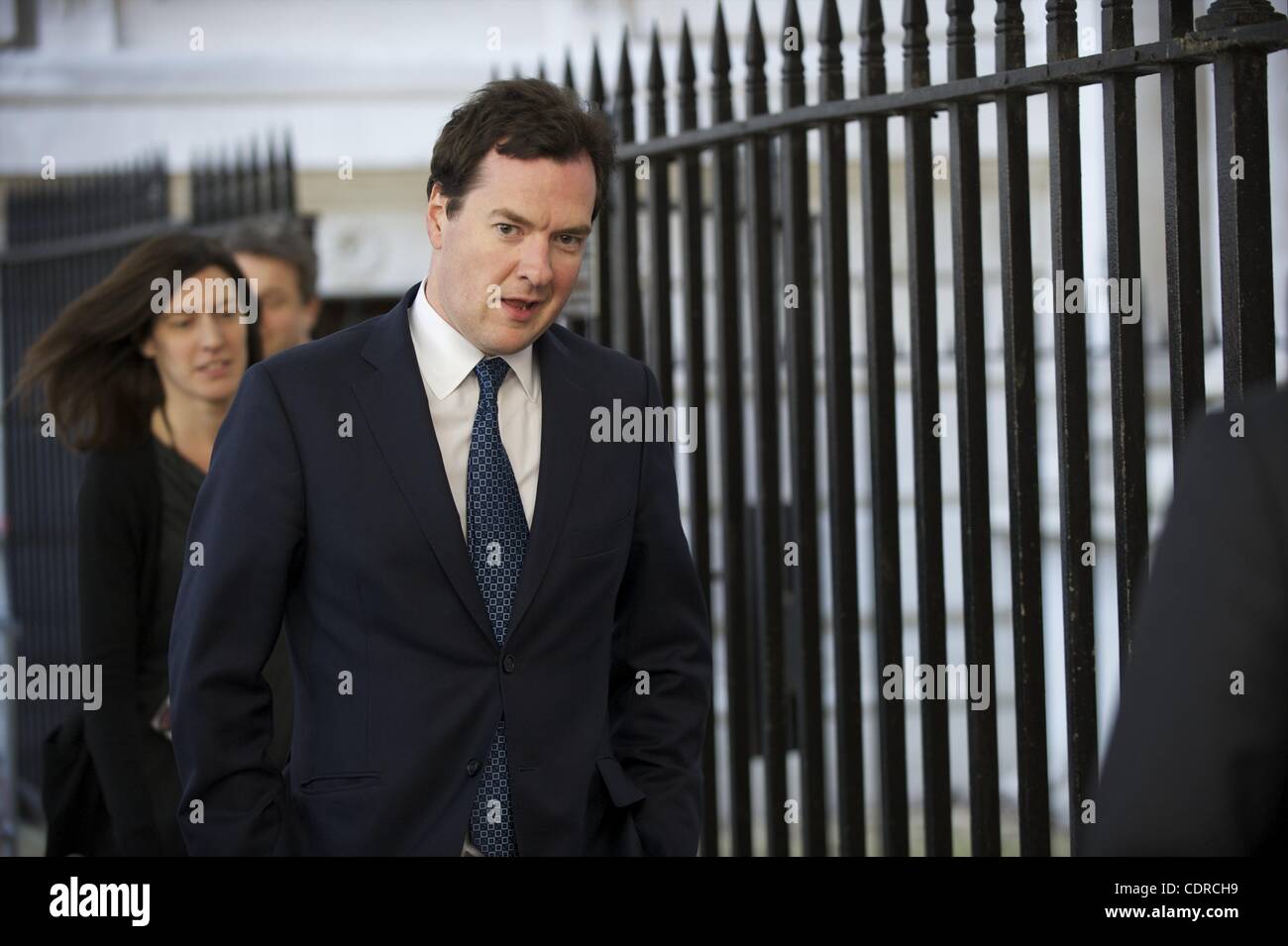 Chancellor george osborne arrives at downing street london hi-res stock ...