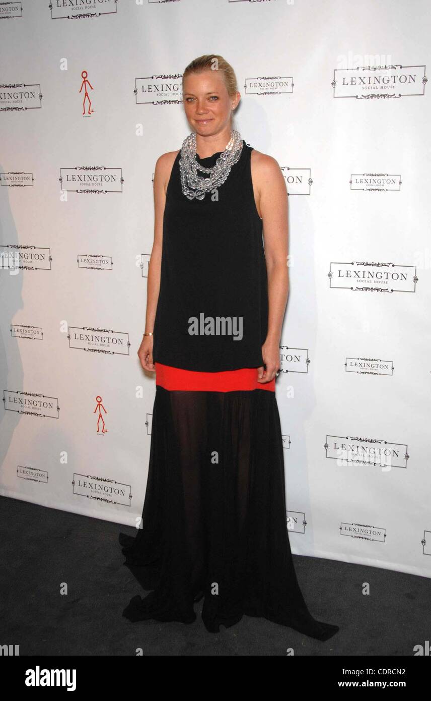 June 9, 2011 - Hollywood, California, U.S. - Amy Smart during the Grand ...