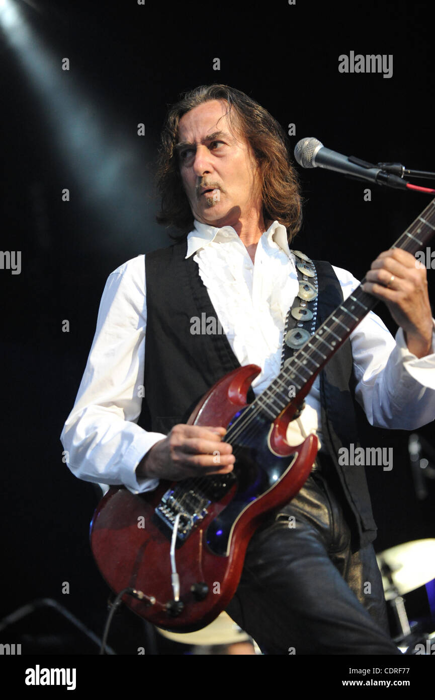 Ernie and the automatics hi-res stock photography and images - Alamy