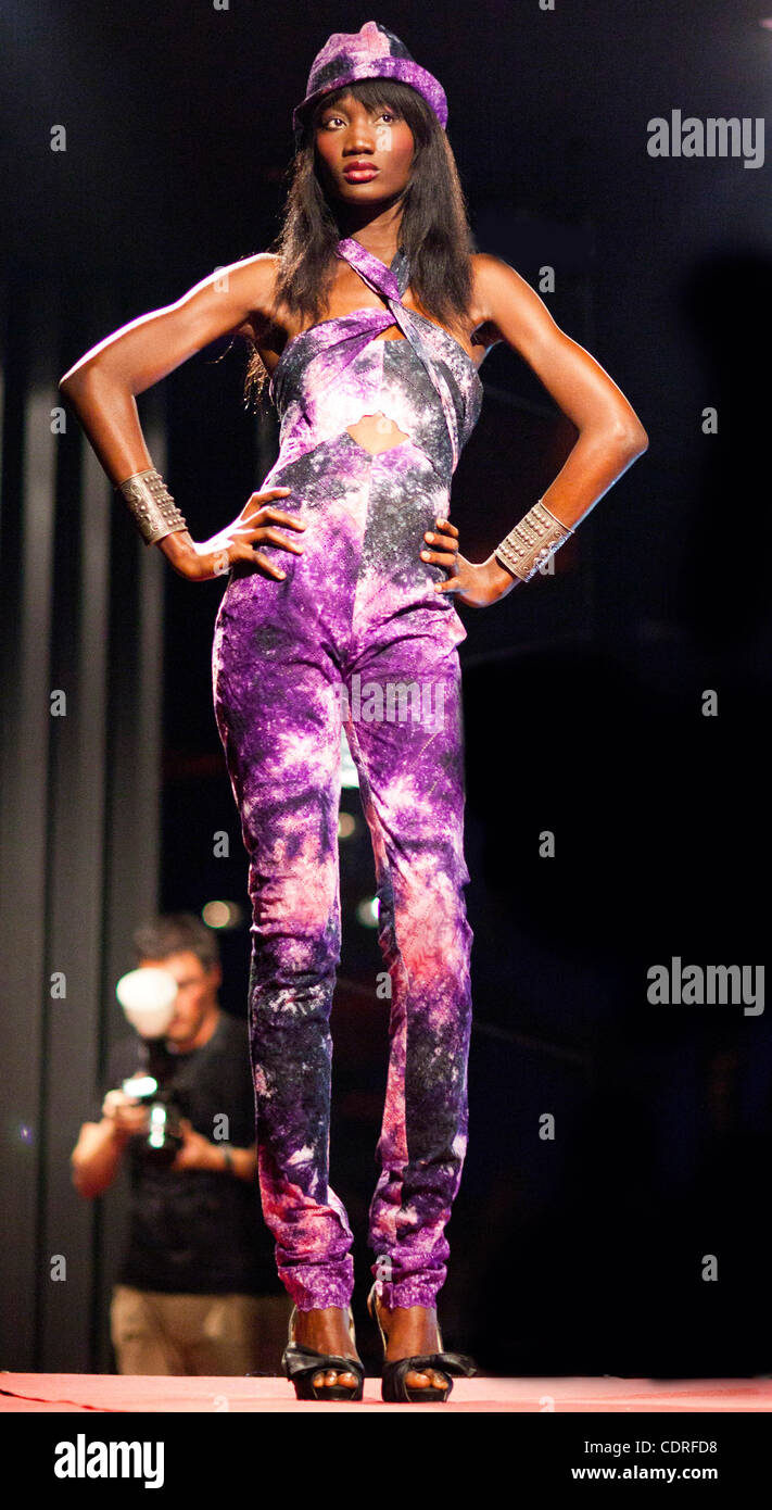 Mariam diop hi-res stock photography and images - Alamy