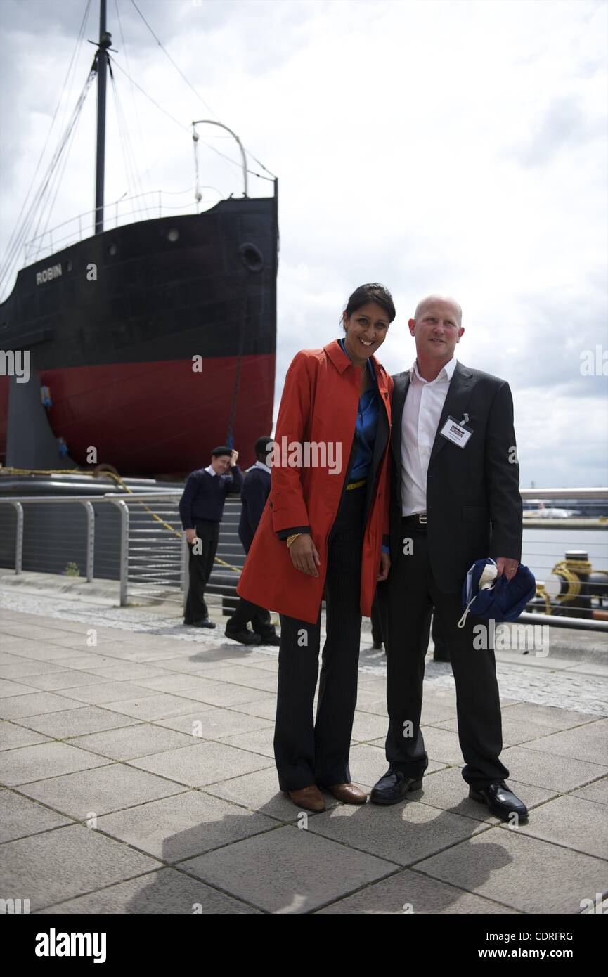 Ss robin trust hi-res stock photography and images - Alamy