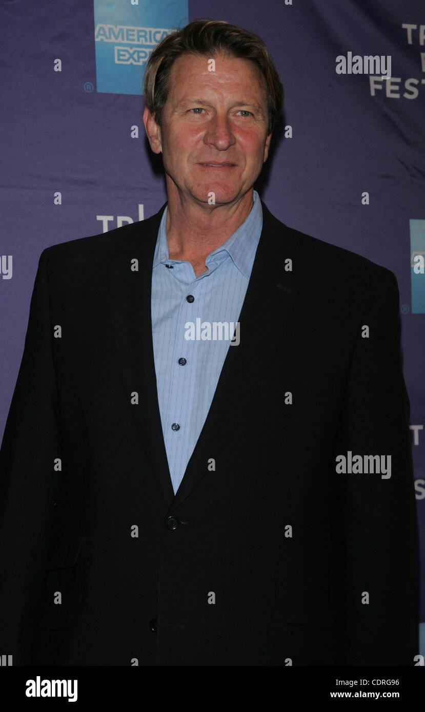 Apr. 21, 2011 - New York, New York, U.S. - BRETT CULLEN arrives for the ...