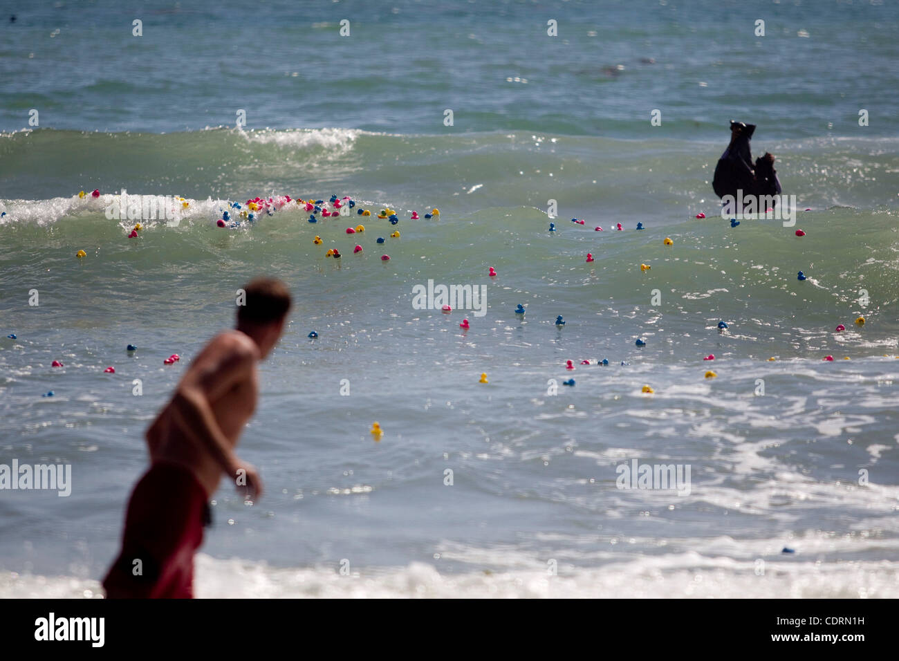 Rubber ducks ocean hi-res stock photography and images - Alamy