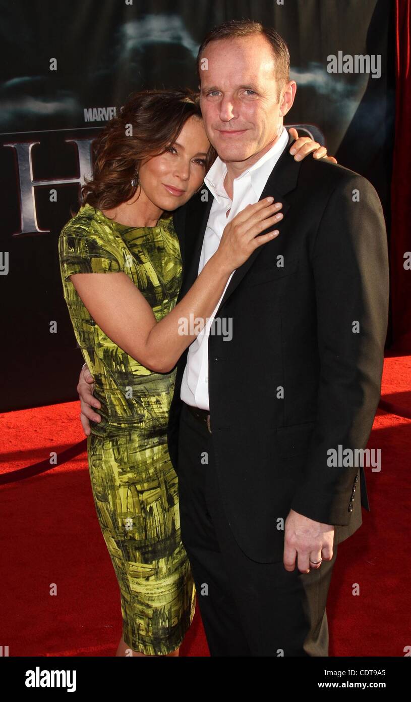 May 02, 2011 - Los Angeles, California, USA - Actress JENNIFER GREY ...