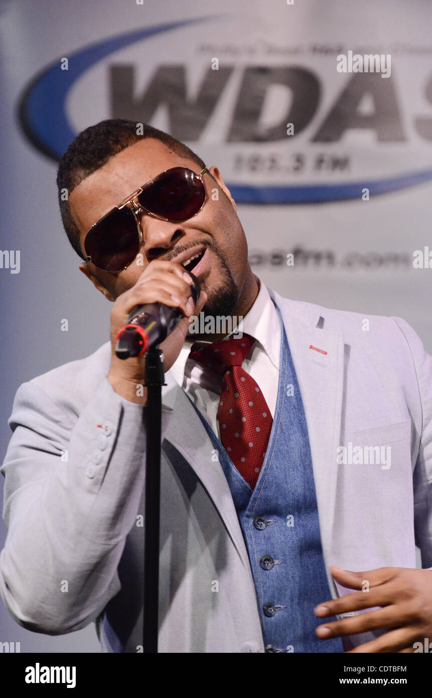 Musiq soulchild performing hi-res stock photography and images - Alamy