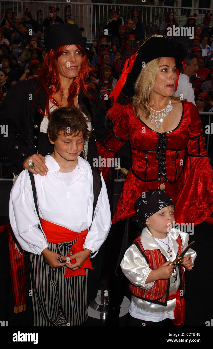 May 7, 2011 - Hollywood, California, U.S. - CAT CORA & FAMILYATTEND THE ...