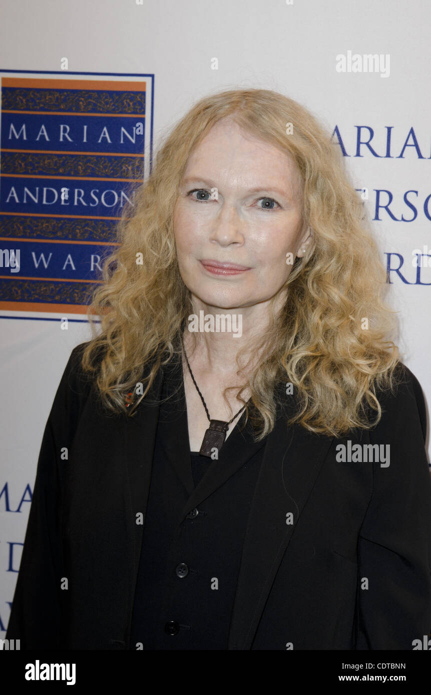 Legendary actress hi-res stock photography and images - Alamy