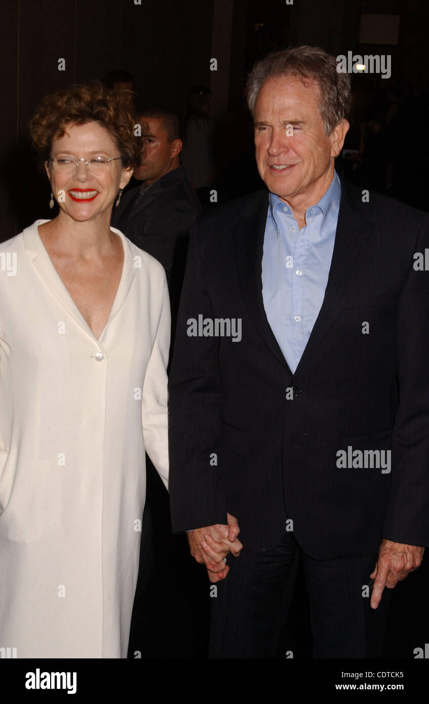 June 16, 2011 - Hollywood, California, U.S. - Annette Bening And Warren ...