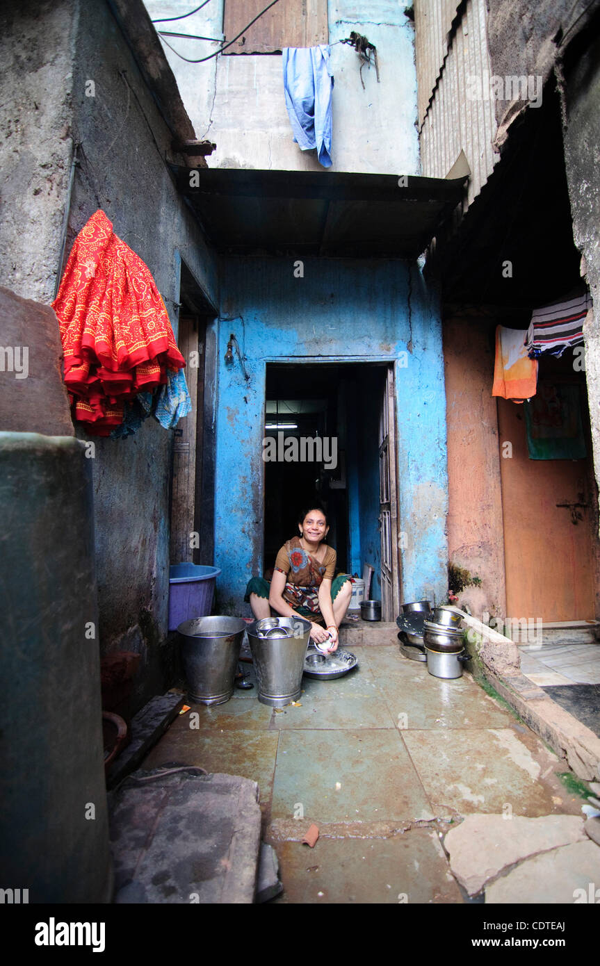 Life inside the pottery district of Dharavi, one of the world's largest ...