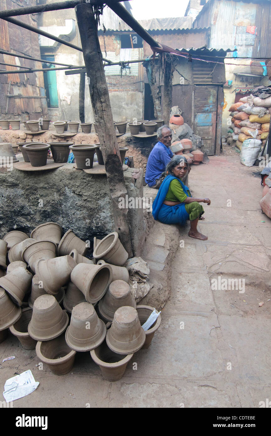 Life inside the pottery district of Dharavi, one of the world's largest ...