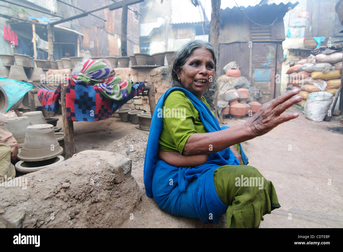 India slums inside hi-res stock photography and images - Alamy