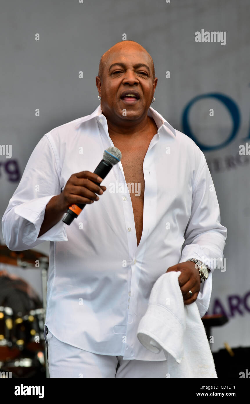 Peabo bryson hi-res stock photography and images - Alamy