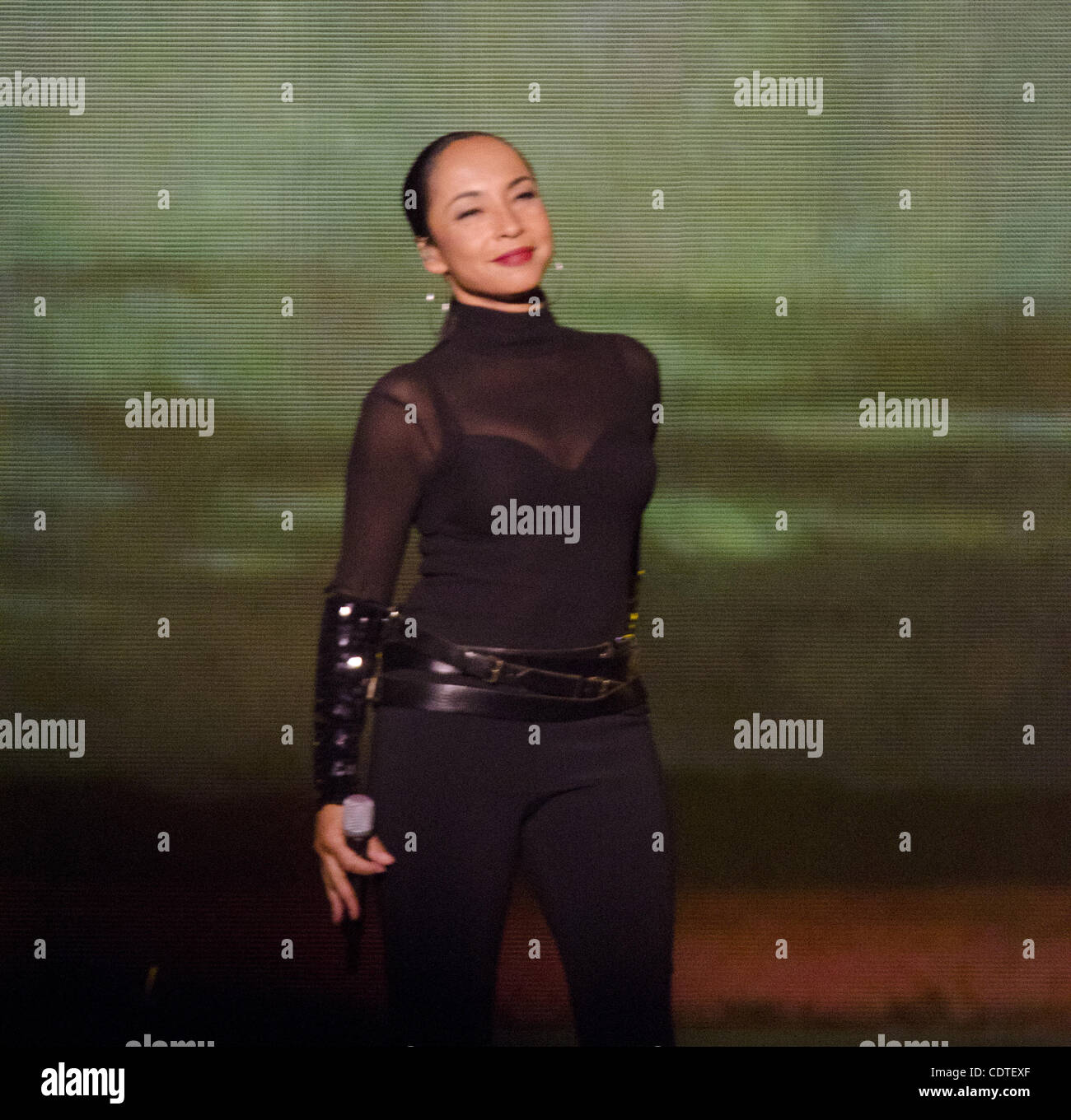 June 19, 2011 - Philadelphia, Pennsylvania, U.S. - Grammy-winning ...