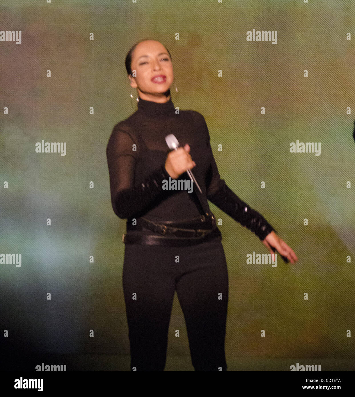 June 19, 2011 - Philadelphia, Pennsylvania, U.S. - Grammy-winning ...