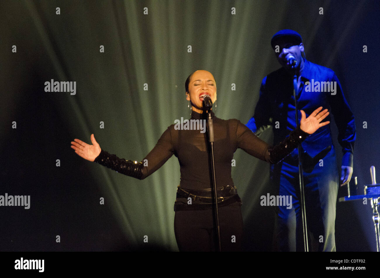 June 19, 2011 - Philadelphia, Pennsylvania, U.S. - Grammy-winning ...