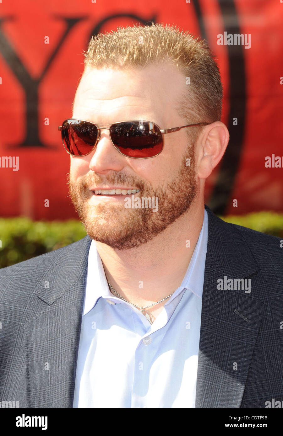 Tim Thomas on the red carpet of ESPN's 2011 ESPY awards at the Nokia ...