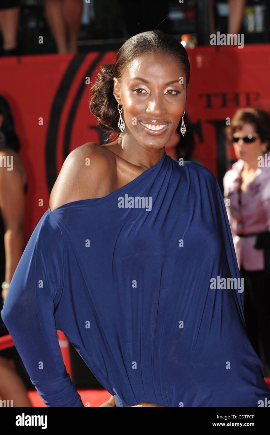 Lisa Leslie on the red carpet of ESPN's 2011 ESPY awards at the Nokia ...