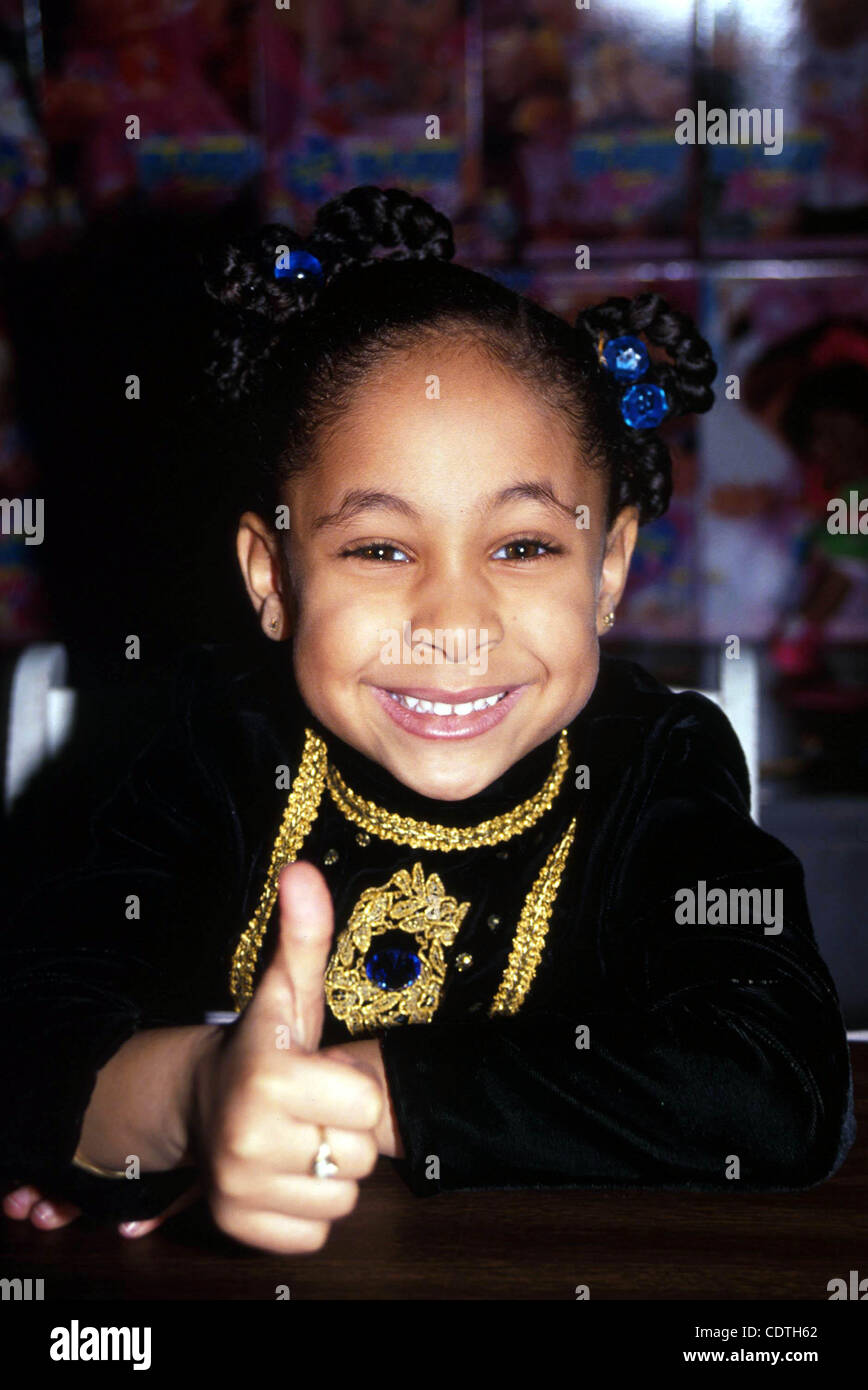 Raven symone hi-res stock photography and images - Alamy