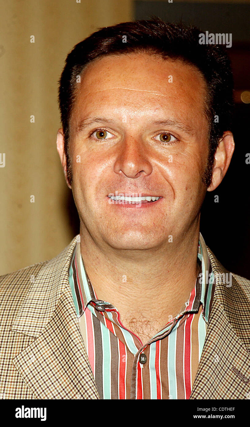 MARK BURNETT.K30635AR.THE 2003-2004 ''WB'' UPFRONT AT THE SHERATON ...