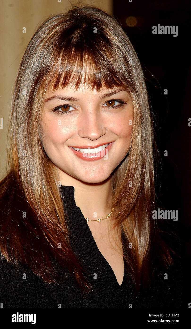 RACHAEL LEIGH COOK.K30635AR.THE 2003-2004 ''WB'' UPFRONT AT THE ...