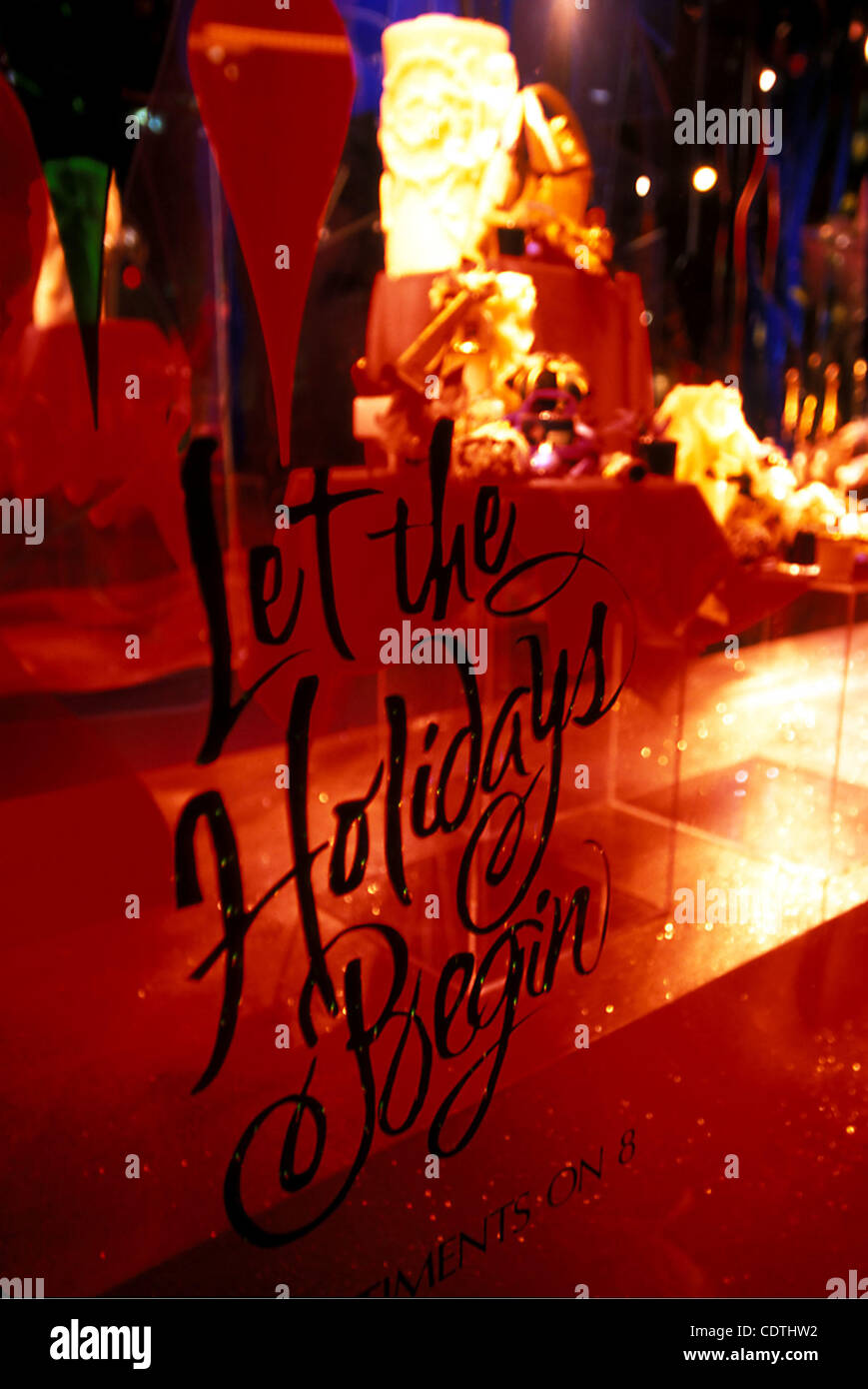 2001 CHRISTMAS NEW YORK New York . / 2001.SAKS 5TH AVENUE(Credit Image ...