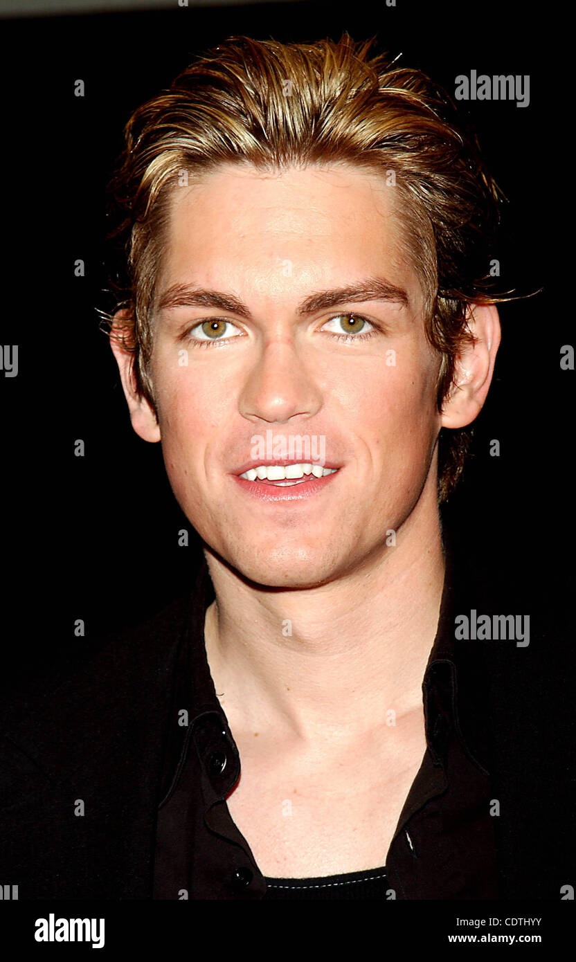 STEVE HOWEY .K30635AR.THE 2003-2004 ''WB'' UPFRONT AT THE SHERATON ...