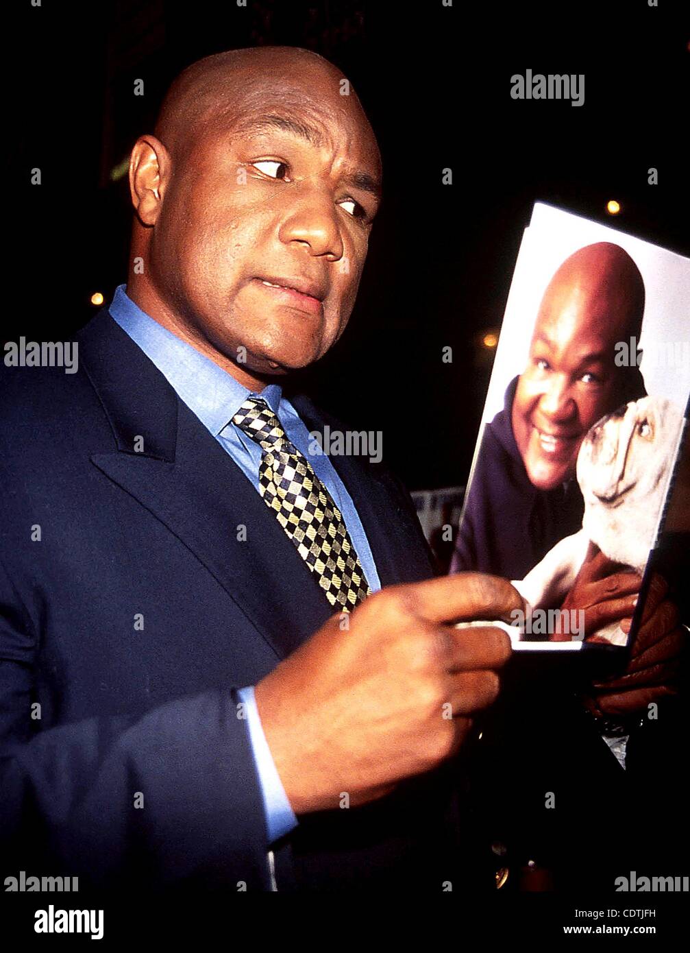 K1571AR.GEORGE FOREMAN.BOOKSIGNING ''BY GEORGE'' AT B. DALTON ...