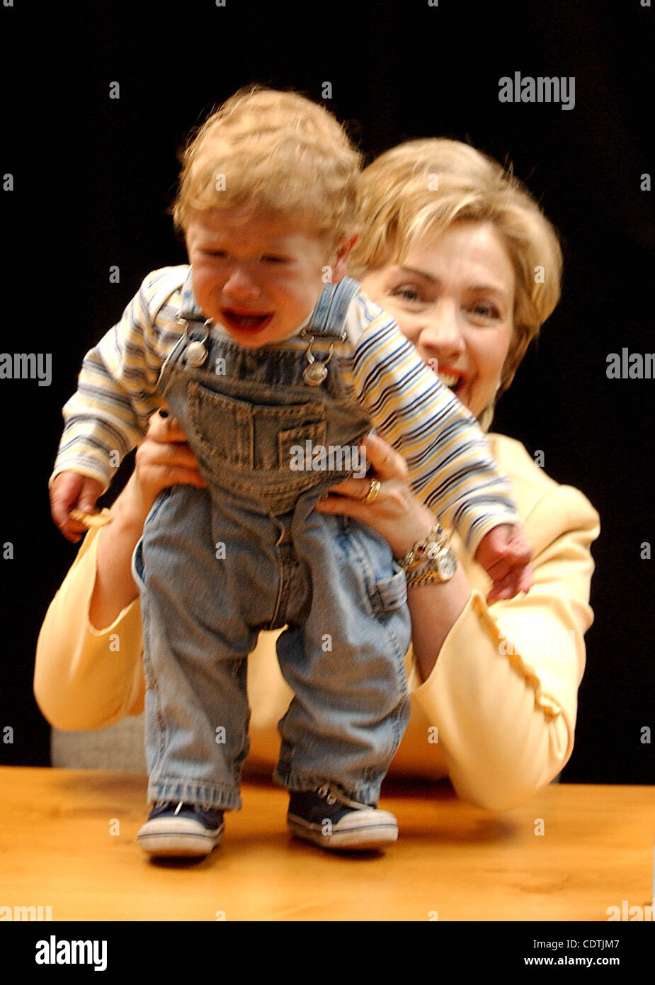 K31068AR.HILLARY RODHAM CLINTON BOOK SIGNING OF ''LIVING HISTORY'' AT ...