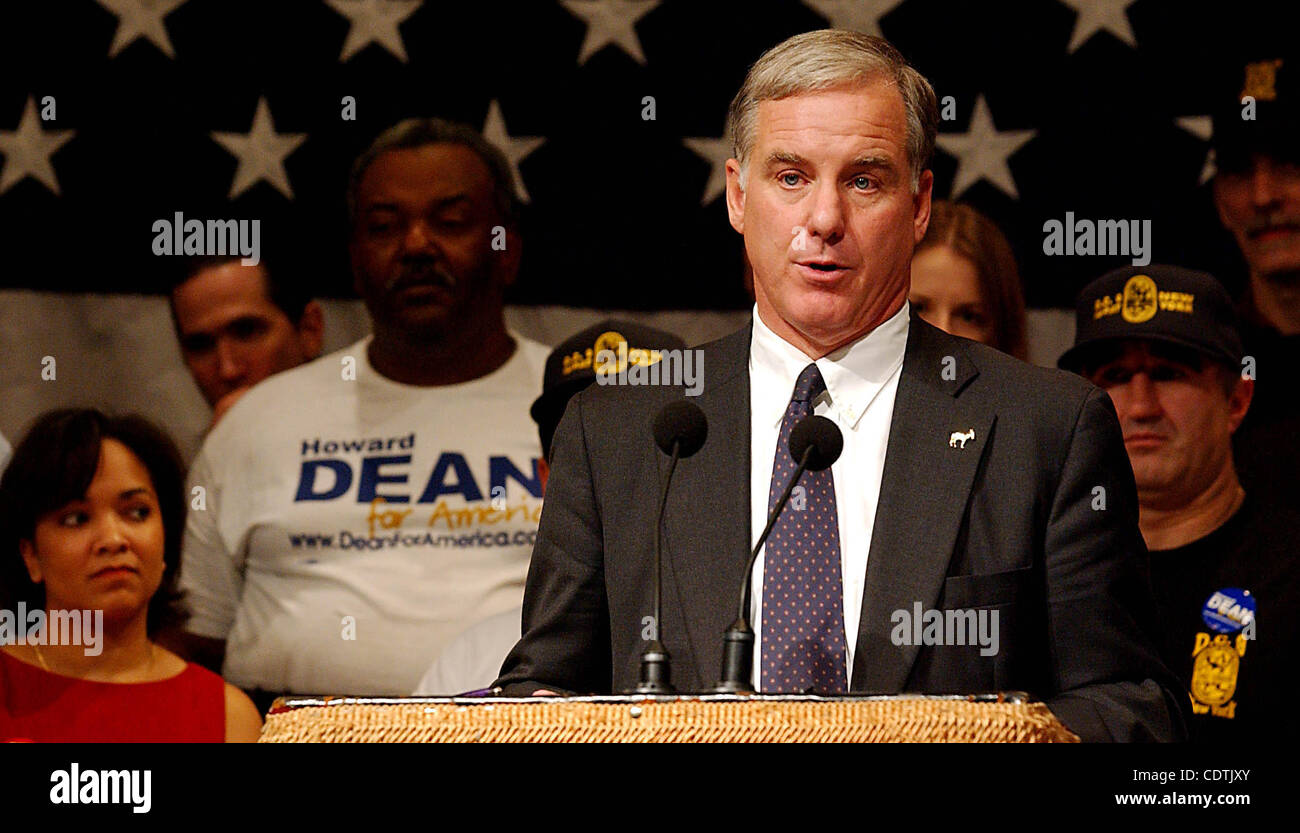 K33923AR .HOWARD DEAN CAMPAIGNING FOR PRESIDENT AT COOPER UNION , NEW ...