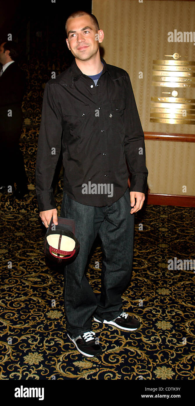 Kyle Alan Howard Friends