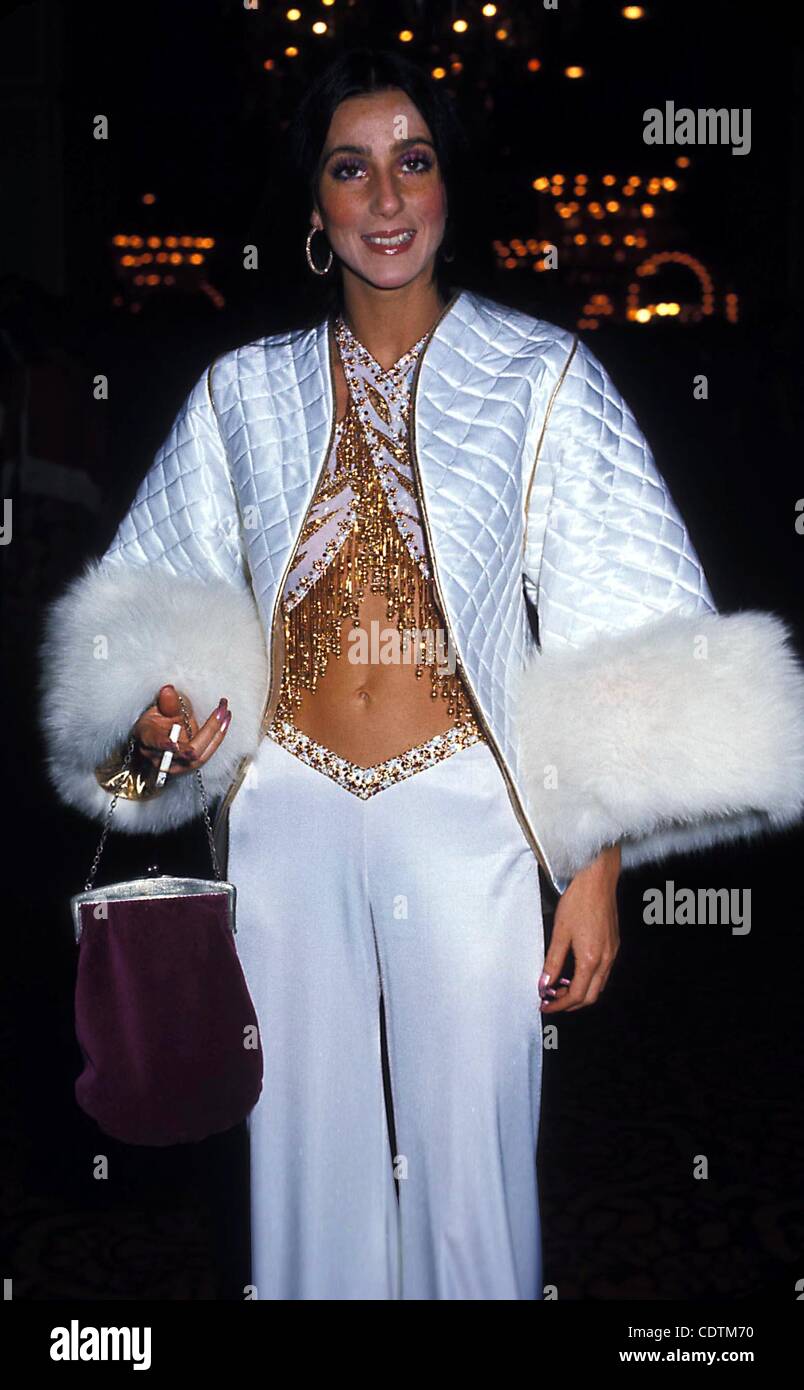 Cher 1975 hi-res stock photography and images - Alamy