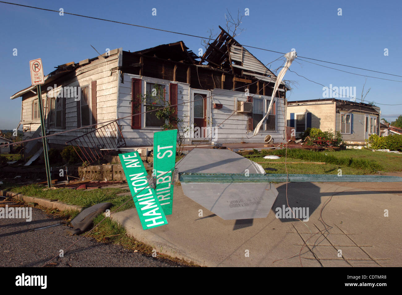Apr. 28, 2011 - Pratt City, Alabama, U.S. - Tornado damage. (Credit ...