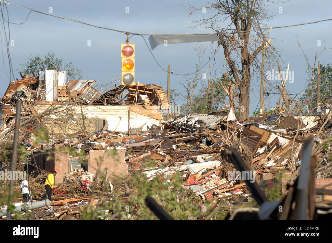 Apr. 28, 2011 - Pratt City, Alabama, U.S. - People survey tornado ...