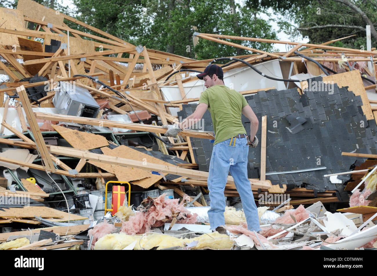 Storms clean up hi-res stock photography and images - Alamy