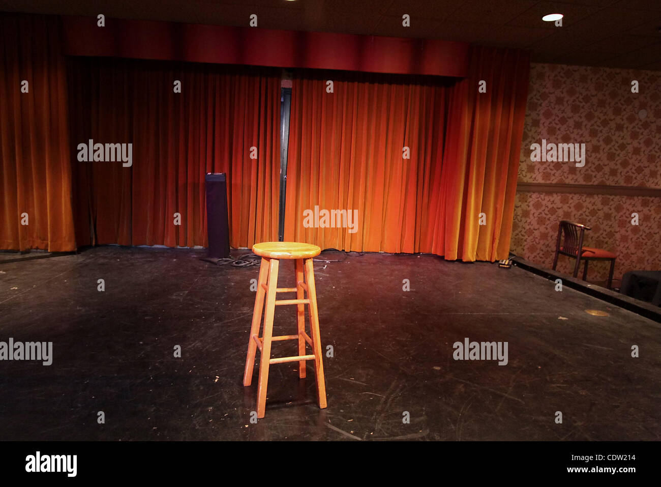 Empty stage hi-res stock photography and images - Alamy