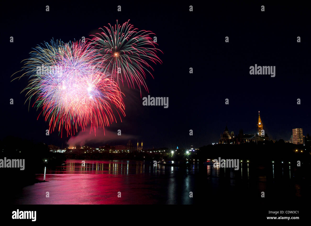 Canada day fireworks ottawa hi-res stock photography and images - Alamy