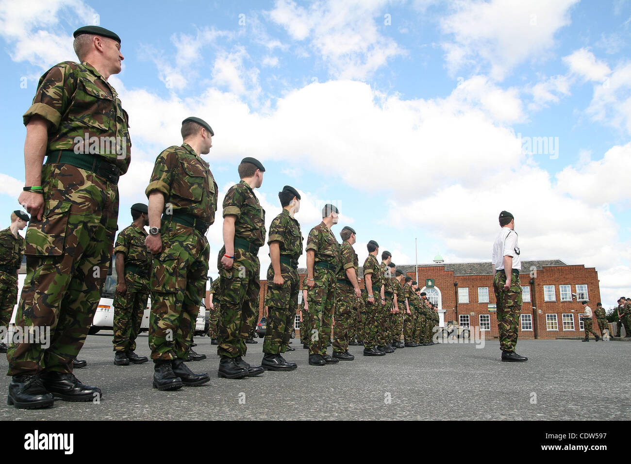The 2nd Battallion of the Rifles march through the streets of Croydon ...